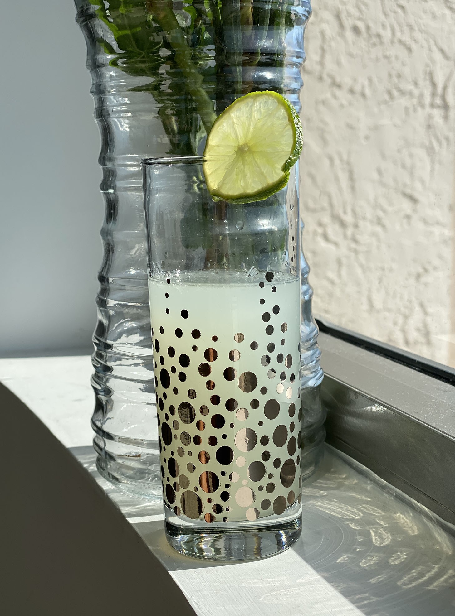 Set of 6 Tall Glasses Filled Bubbles – Scents & Feel